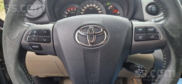 Brown Toyota RAV4 2009 in Daugavpils, with an engine capacity of 2.20 L and mileage of 263 thousand km for 7350 €, photo 9 on AUTOMOTO.COM.LV