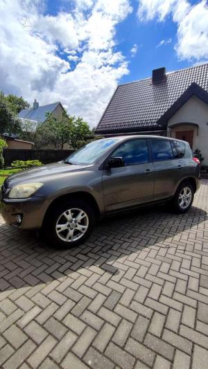 Brūns Toyota RAV4 2009 Šilalė, ar dzinēja tilpumu 2.23 L un nobraukumu 271 tūkst. km par 6700 €, foto 4 vietnē AUTOMOTO.COM.LV