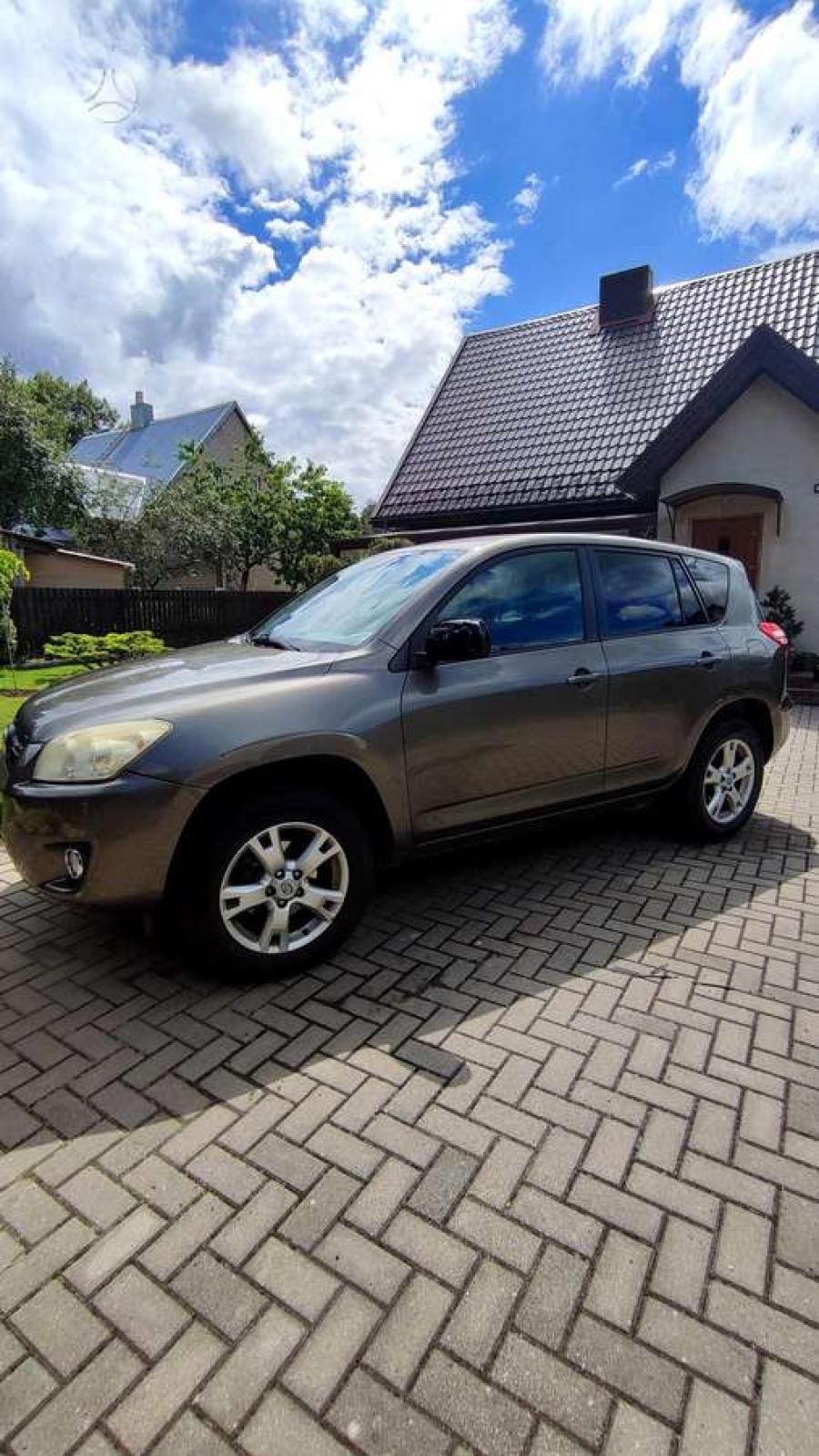 Brūns Toyota RAV4 2009 Šilalė, ar dzinēja tilpumu 2.23 L un nobraukumu 271 tūkst. km par 6700 €, foto 4 vietnē AUTOMOTO.COM.LV