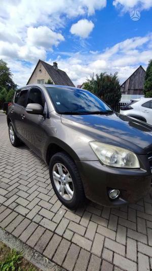 Brūns Toyota RAV4 2009 Šilalė, ar dzinēja tilpumu 2.23 L un nobraukumu 271 tūkst. km par 6700 €, foto 7 vietnē AUTOMOTO.COM.LV