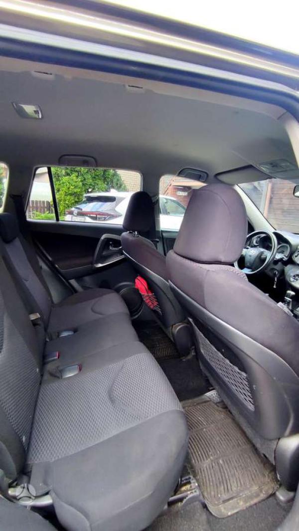 Brūns Toyota RAV4 2009 Šilalė, ar dzinēja tilpumu 2.23 L un nobraukumu 271 tūkst. km par 6700 €, foto 9 vietnē AUTOMOTO.COM.LV