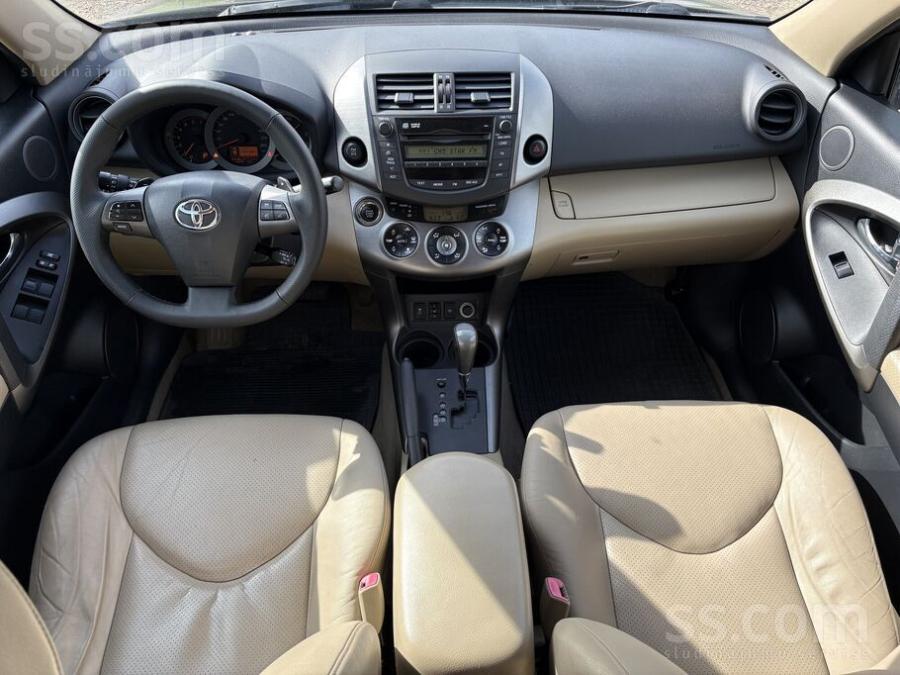 Brūns Toyota RAV4 2009 Daugavpils, ar dzinēja tilpumu 2.20 L un nobraukumu 263 tūkst. km par 6950 €, foto 10 vietnē AUTOMOTO.COM.LV