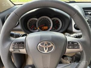 Brūns Toyota RAV4 2009 Daugavpils, ar dzinēja tilpumu 2.20 L un nobraukumu 263 tūkst. km par 6950 €, foto 13 vietnē AUTOMOTO.COM.LV