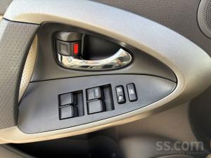 Brūns Toyota RAV4 2009 Daugavpils, ar dzinēja tilpumu 2.20 L un nobraukumu 263 tūkst. km par 6950 €, foto 18 vietnē AUTOMOTO.COM.LV