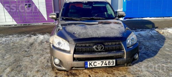 Brūns Toyota RAV4 2010 Daugavpils, ar dzinēja tilpumu 2.20 L un nobraukumu 287 tūkst. km par 6550 €, foto 2 vietnē AUTOMOTO.COM.LV