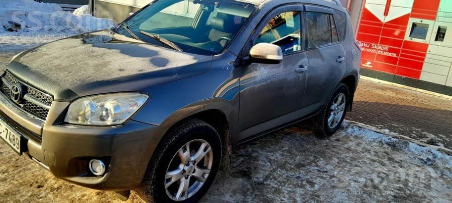 Brown Toyota RAV4 2010 in Daugavpils, with an engine capacity of 2.20 L and mileage of 287 thousand km for 6550 €, photo 22 on AUTOMOTO.COM.LV
