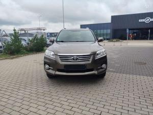 Brown Toyota RAV4 2010 in Siauliai, with an engine capacity of 2.23 L and mileage of 175 thousand km for 7500 €, photo  on AUTOMOTO.COM.LV