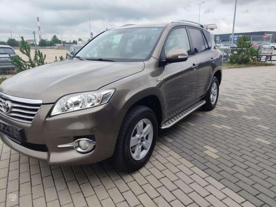 Brūns Toyota RAV4 2010 Šauļi, ar dzinēja tilpumu 2.23 L un nobraukumu 175 tūkst. km par 7500 €, foto 5 vietnē AUTOMOTO.COM.LV