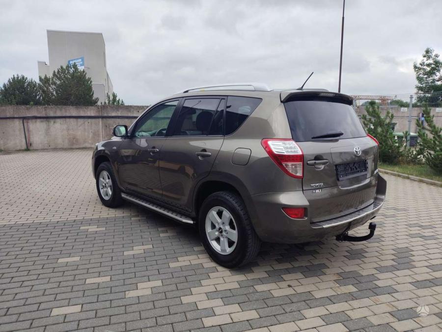 Brūns Toyota RAV4 2010 Šauļi, ar dzinēja tilpumu 2.23 L un nobraukumu 175 tūkst. km par 7500 €, foto 7 vietnē AUTOMOTO.COM.LV