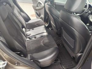 Brūns Toyota RAV4 2010 Šauļi, ar dzinēja tilpumu 2.23 L un nobraukumu 175 tūkst. km par 7500 €, foto 13 vietnē AUTOMOTO.COM.LV