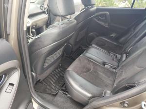 Brūns Toyota RAV4 2010 Šauļi, ar dzinēja tilpumu 2.23 L un nobraukumu 175 tūkst. km par 7500 €, foto 14 vietnē AUTOMOTO.COM.LV