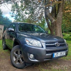 Brown Toyota RAV4 2010 in Kuldiga, with an engine capacity of 2.20 L and mileage of 301 thousand km for 5000 €, photo  on AUTOMOTO.COM.LV