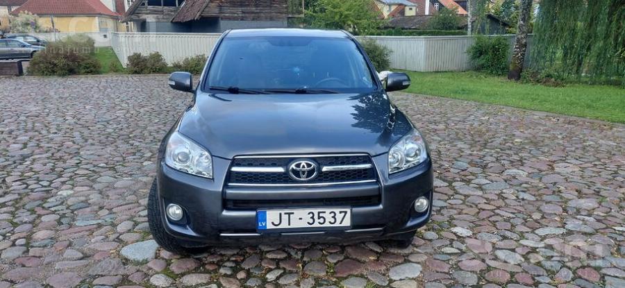Brūns Toyota RAV4 2010 Kuldīga, ar dzinēja tilpumu 2.20 L un nobraukumu 301 tūkst. km par 4150 €, foto 3 vietnē AUTOMOTO.COM.LV