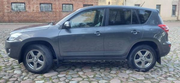 Brūns Toyota RAV4 2010 Kuldīga, ar dzinēja tilpumu 2.20 L un nobraukumu 301 tūkst. km par 4150 €, foto 4 vietnē AUTOMOTO.COM.LV