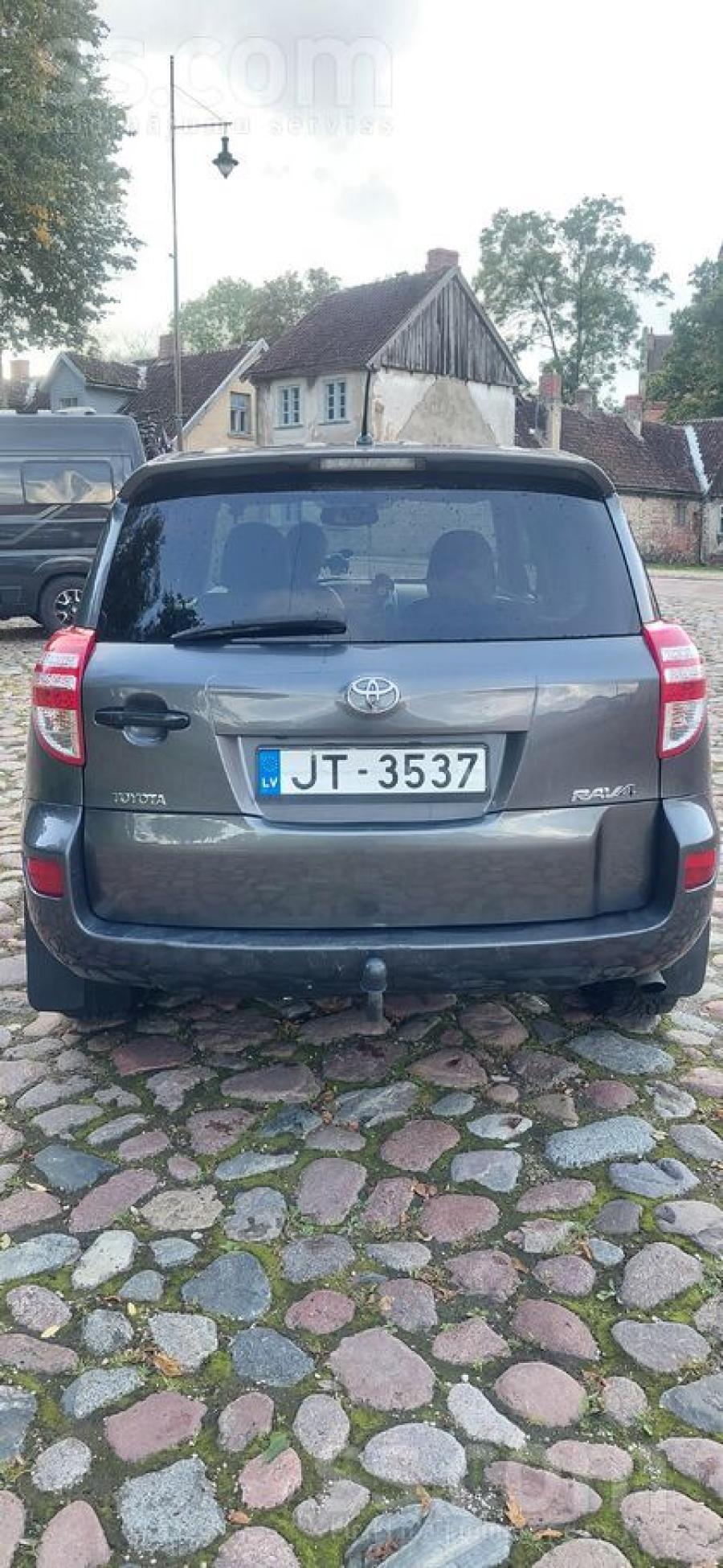 Brūns Toyota RAV4 2010 Kuldīga, ar dzinēja tilpumu 2.20 L un nobraukumu 301 tūkst. km par 4150 €, foto 6 vietnē AUTOMOTO.COM.LV
