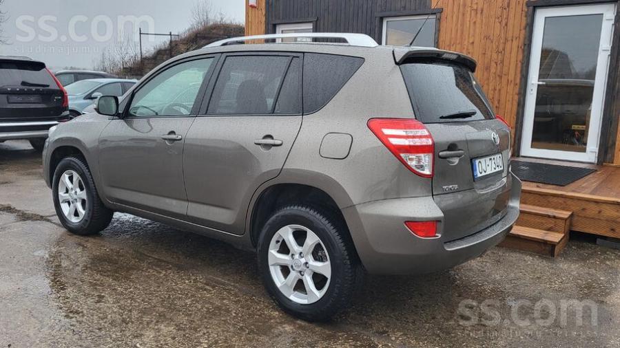 Brown Toyota RAV4 2011 in Riga, with an engine capacity of 2.20 L and mileage of 161 thousand km for 8990 €, photo 16 on AUTOMOTO.COM.LV