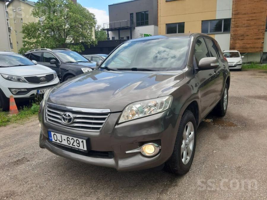 Brūns Toyota RAV4 2011 Daugavpils, ar dzinēja tilpumu 2.20 L un nobraukumu 0 tūkst. km par 7950 €, foto 1 vietnē AUTOMOTO.COM.LV
