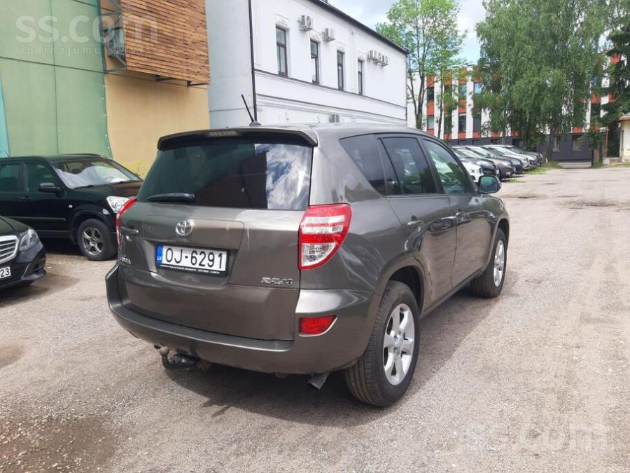 Brūns Toyota RAV4 2011 Daugavpils, ar dzinēja tilpumu 2.20 L un nobraukumu 0 tūkst. km par 7950 €, foto 9 vietnē AUTOMOTO.COM.LV
