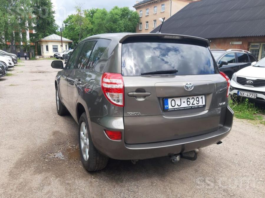Brūns Toyota RAV4 2011 Daugavpils, ar dzinēja tilpumu 2.20 L un nobraukumu 0 tūkst. km par 7950 €, foto 10 vietnē AUTOMOTO.COM.LV