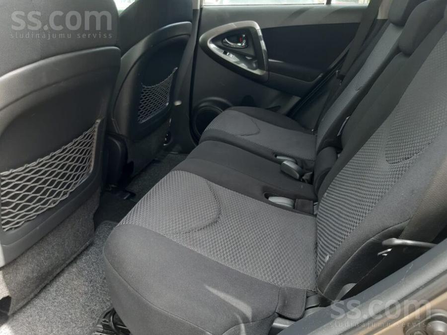 Brūns Toyota RAV4 2011 Daugavpils, ar dzinēja tilpumu 2.20 L un nobraukumu 0 tūkst. km par 7950 €, foto 21 vietnē AUTOMOTO.COM.LV