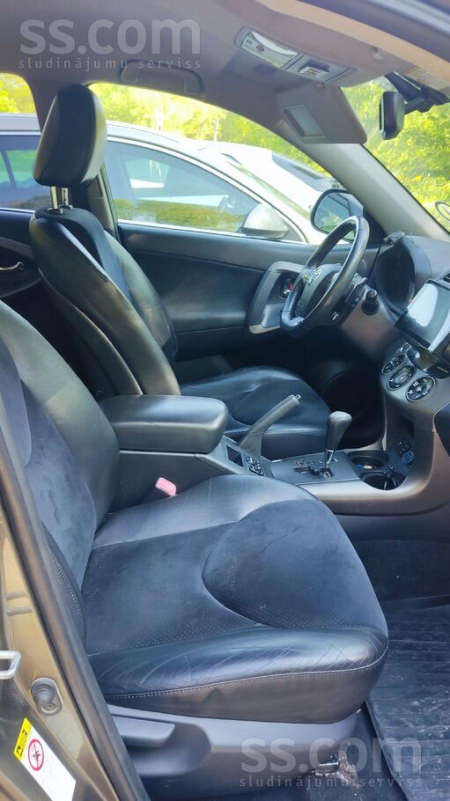 Brūns Toyota RAV4 2011 Liepāja, ar dzinēja tilpumu 2.20 L un nobraukumu 225 tūkst. km par 6650 €, foto 4 vietnē AUTOMOTO.COM.LV