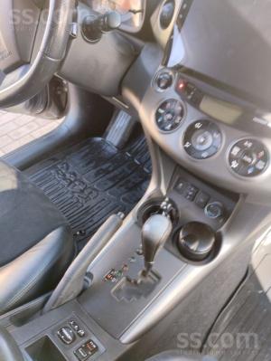 Brūns Toyota RAV4 2011 Liepāja, ar dzinēja tilpumu 2.20 L un nobraukumu 225 tūkst. km par 6650 €, foto 13 vietnē AUTOMOTO.COM.LV
