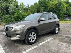 Brown Toyota RAV4 2011 in Riga, with an engine capacity of 2.20 L and mileage of 346 thousand km for 5300 €, photo  on AUTOMOTO.COM.LV