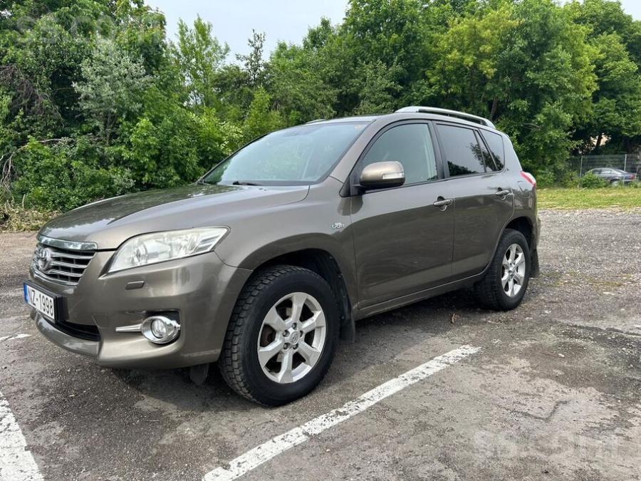 Brūns Toyota RAV4 2011 Rīga, ar dzinēja tilpumu 2.20 L un nobraukumu 346 tūkst. km par 5300 €, foto 1 vietnē AUTOMOTO.COM.LV