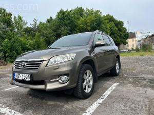 Brūns Toyota RAV4 2011 Rīga, ar dzinēja tilpumu 2.20 L un nobraukumu 346 tūkst. km par 5300 €, foto 3 vietnē AUTOMOTO.COM.LV