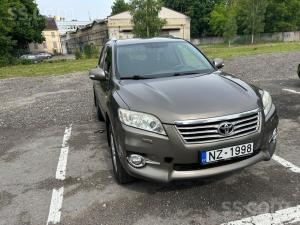 Brūns Toyota RAV4 2011 Rīga, ar dzinēja tilpumu 2.20 L un nobraukumu 346 tūkst. km par 5300 €, foto 5 vietnē AUTOMOTO.COM.LV