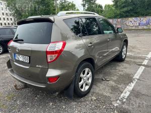 Brūns Toyota RAV4 2011 Rīga, ar dzinēja tilpumu 2.20 L un nobraukumu 346 tūkst. km par 5300 €, foto 6 vietnē AUTOMOTO.COM.LV