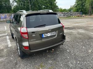 Brūns Toyota RAV4 2011 Rīga, ar dzinēja tilpumu 2.20 L un nobraukumu 346 tūkst. km par 5300 €, foto 7 vietnē AUTOMOTO.COM.LV