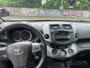 Brūns Toyota RAV4 2011 Rīga, ar dzinēja tilpumu 2.20 L un nobraukumu 346 tūkst. km par 5300 €, foto 10 vietnē AUTOMOTO.COM.LV