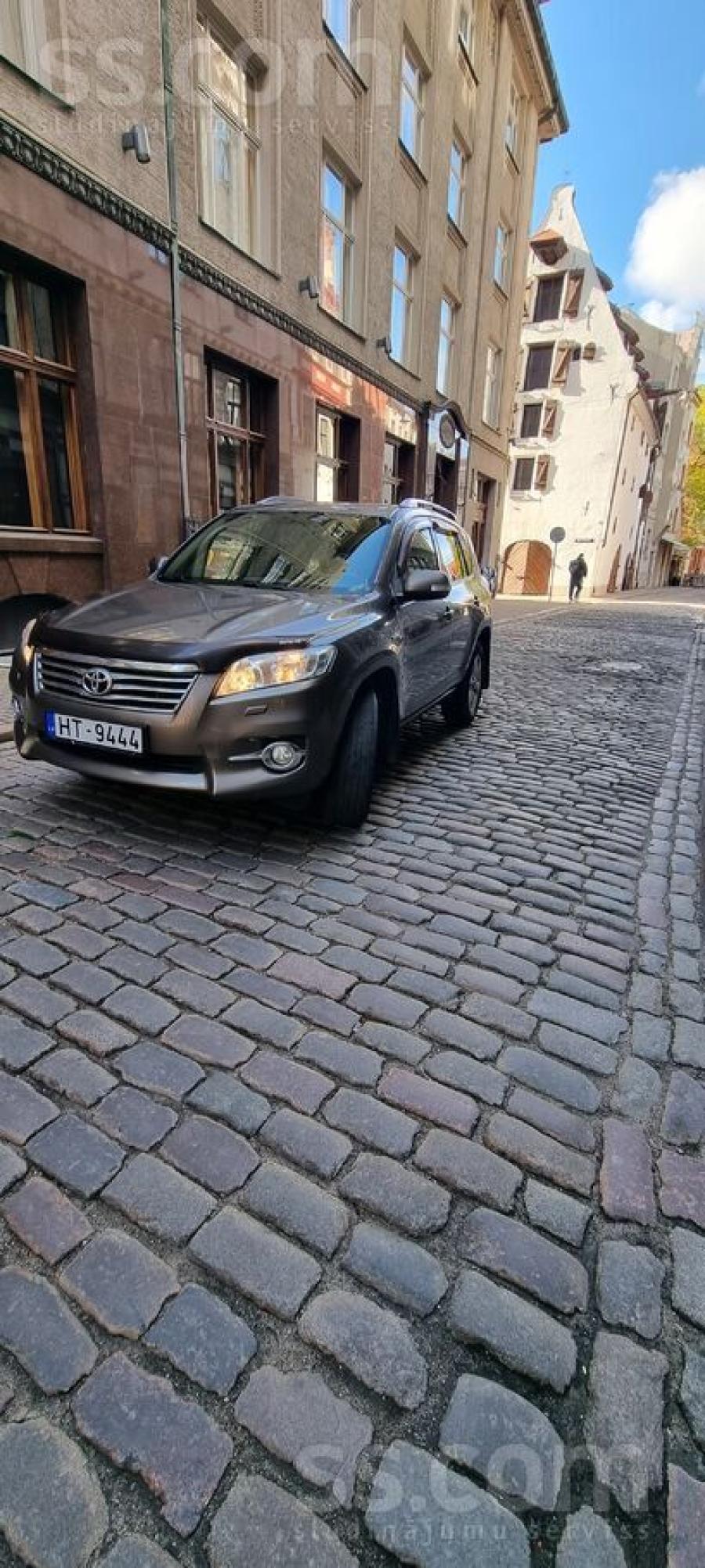 Brūns Toyota RAV4 2011 Rīga, ar dzinēja tilpumu 2.20 L un nobraukumu 262 tūkst. km par 7250 €, foto 1 vietnē AUTOMOTO.COM.LV