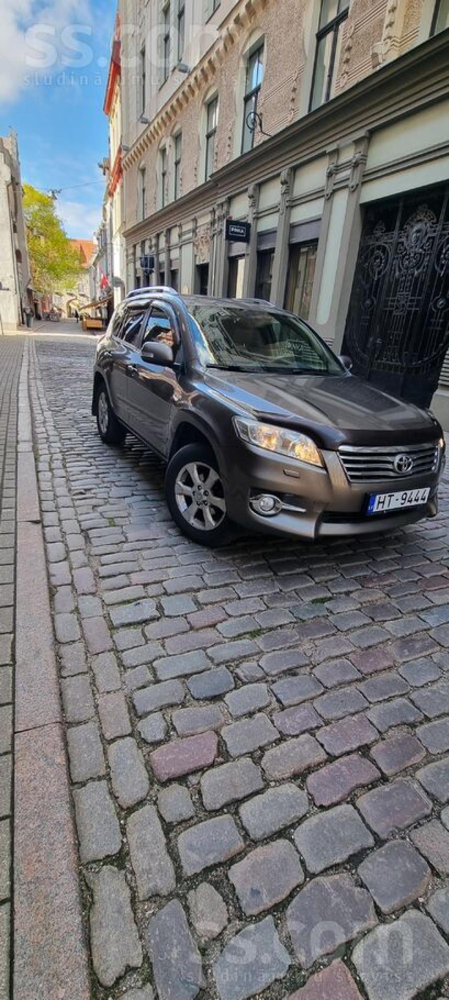 Brūns Toyota RAV4 2011 Rīga, ar dzinēja tilpumu 2.20 L un nobraukumu 262 tūkst. km par 7250 €, foto 3 vietnē AUTOMOTO.COM.LV