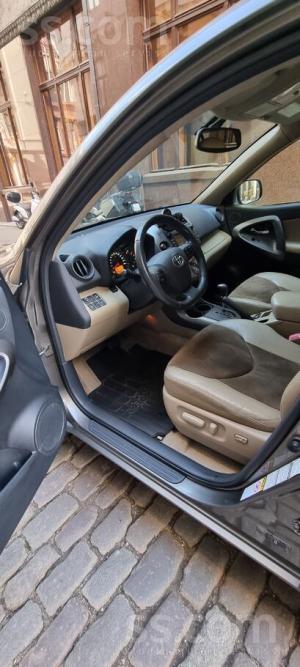 Brūns Toyota RAV4 2011 Rīga, ar dzinēja tilpumu 2.20 L un nobraukumu 262 tūkst. km par 7250 €, foto 7 vietnē AUTOMOTO.COM.LV