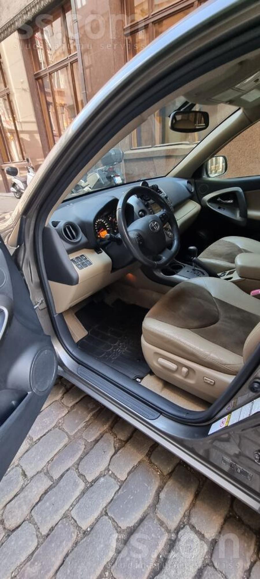 Brūns Toyota RAV4 2011 Rīga, ar dzinēja tilpumu 2.20 L un nobraukumu 262 tūkst. km par 7250 €, foto 7 vietnē AUTOMOTO.COM.LV