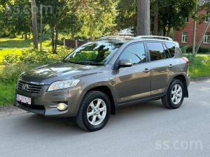 Brown Toyota RAV4 2011 in Riga, with an engine capacity of 2.20 L and mileage of 0 thousand km for 5799 €, photo  on AUTOMOTO.COM.LV