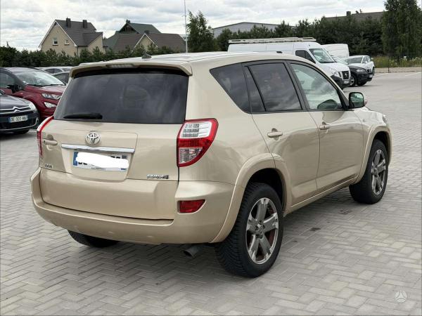 Brūns Toyota RAV4 2011 Tauragė, ar dzinēja tilpumu 2.23 L un nobraukumu 155 tūkst. km par 6200 €, foto 3 vietnē AUTOMOTO.COM.LV