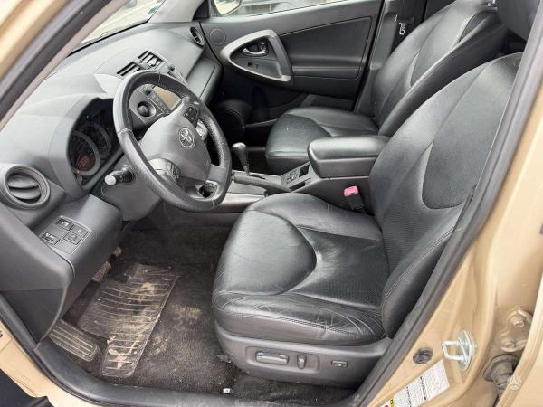 Brūns Toyota RAV4 2011 Tauragė, ar dzinēja tilpumu 2.23 L un nobraukumu 155 tūkst. km par 6200 €, foto 6 vietnē AUTOMOTO.COM.LV