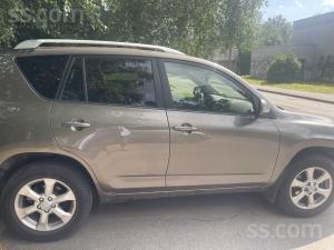 Brown Toyota RAV4 2011 in Riga, with an engine capacity of 2.00 L and mileage of 244 thousand km for 9600 €, photo  on AUTOMOTO.COM.LV