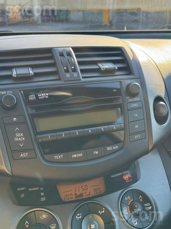 Brūns Toyota RAV4 2011 Rīga, ar dzinēja tilpumu 2.20 L un nobraukumu 317 tūkst. km par 4500 €, foto 8 vietnē AUTOMOTO.COM.LV