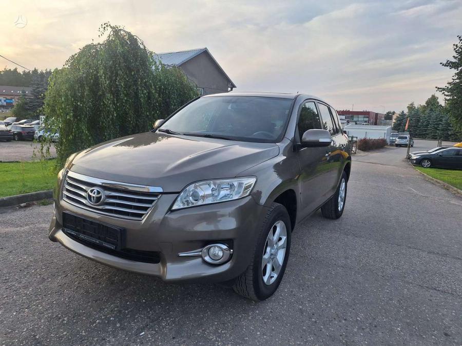 Brūns Toyota RAV4 2011 Utena, ar dzinēja tilpumu 2.23 L un nobraukumu 251 tūkst. km par 7500 €, foto 1 vietnē AUTOMOTO.COM.LV