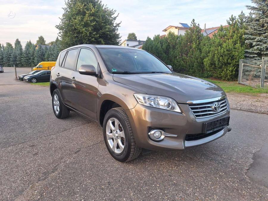 Brūns Toyota RAV4 2011 Utena, ar dzinēja tilpumu 2.23 L un nobraukumu 251 tūkst. km par 7500 €, foto 3 vietnē AUTOMOTO.COM.LV