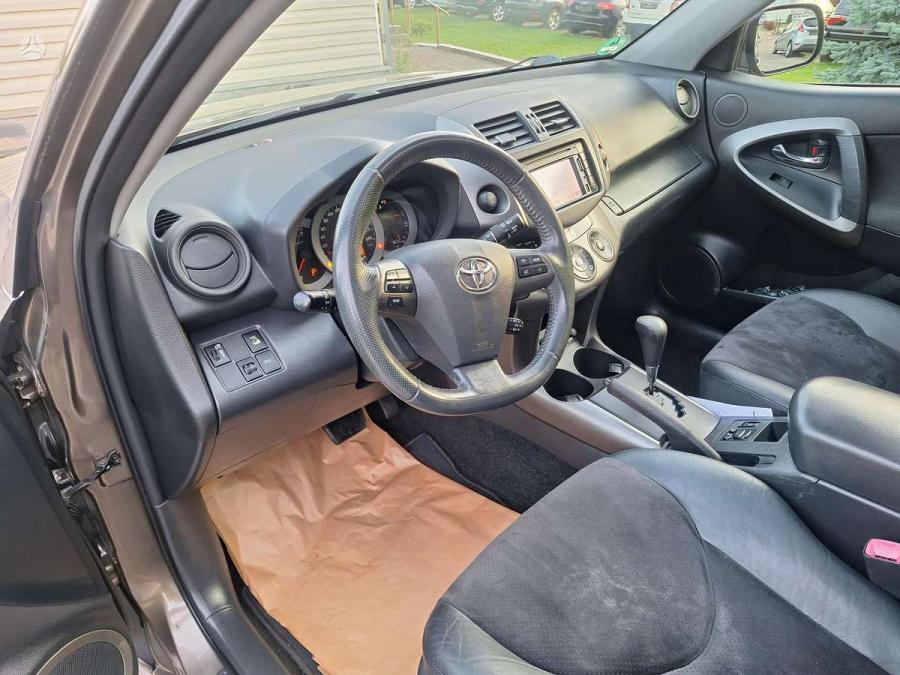 Brūns Toyota RAV4 2011 Utena, ar dzinēja tilpumu 2.23 L un nobraukumu 251 tūkst. km par 7500 €, foto 9 vietnē AUTOMOTO.COM.LV