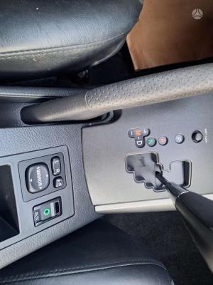 Brūns Toyota RAV4 2011 Utena, ar dzinēja tilpumu 2.23 L un nobraukumu 251 tūkst. km par 7500 €, foto 13 vietnē AUTOMOTO.COM.LV