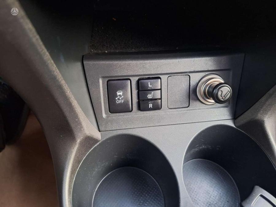 Brūns Toyota RAV4 2011 Utena, ar dzinēja tilpumu 2.23 L un nobraukumu 251 tūkst. km par 7500 €, foto 14 vietnē AUTOMOTO.COM.LV