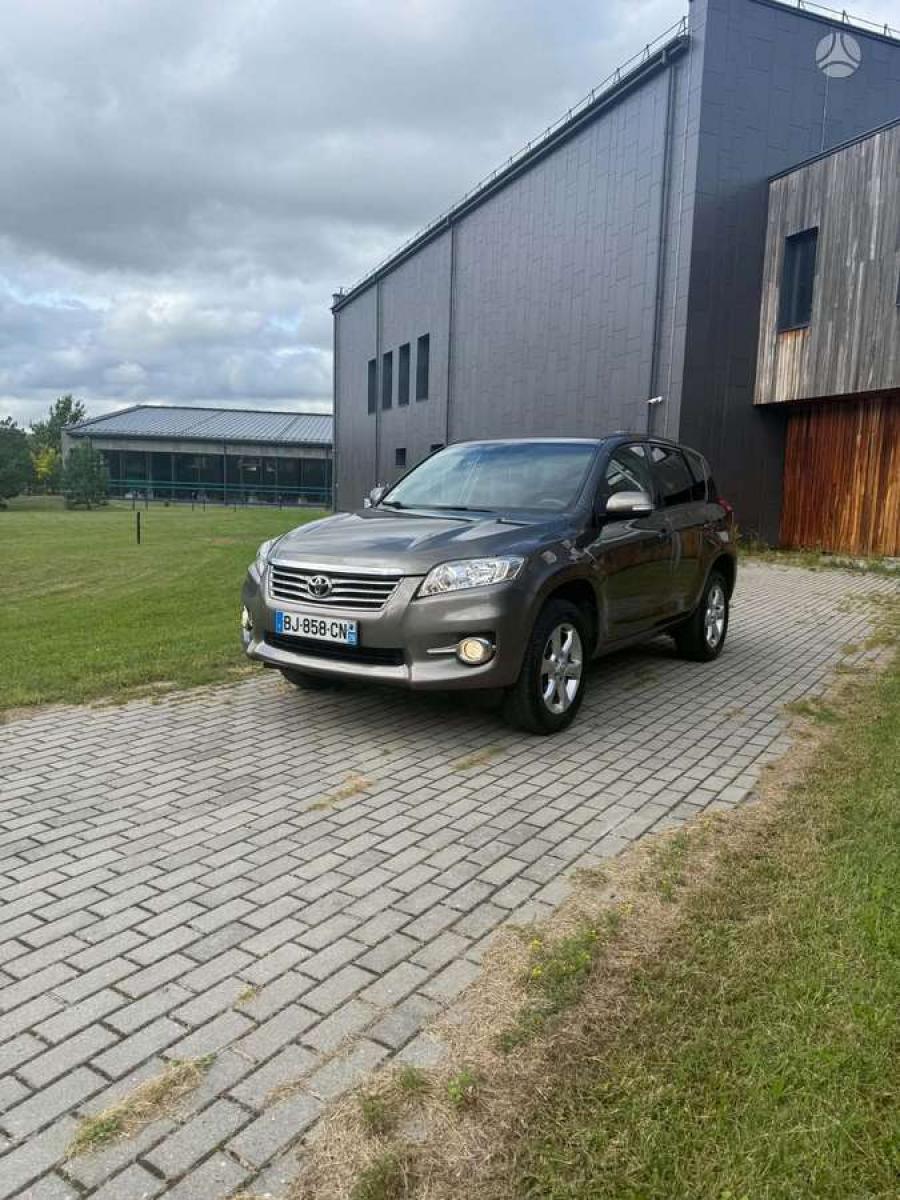 Brūns Toyota RAV4 2011 Tauragė, ar dzinēja tilpumu 2.20 L un nobraukumu 206 tūkst. km par 7500 €, foto 4 vietnē AUTOMOTO.COM.LV