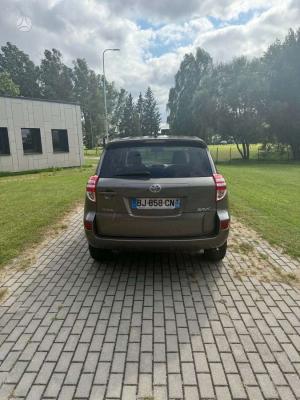 Brūns Toyota RAV4 2011 Tauragė, ar dzinēja tilpumu 2.20 L un nobraukumu 206 tūkst. km par 7500 €, foto 7 vietnē AUTOMOTO.COM.LV