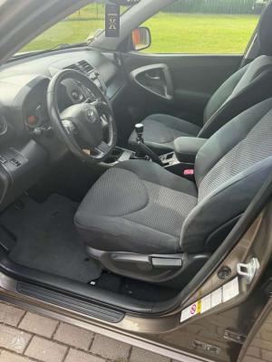 Brūns Toyota RAV4 2011 Tauragė, ar dzinēja tilpumu 2.20 L un nobraukumu 206 tūkst. km par 7500 €, foto 12 vietnē AUTOMOTO.COM.LV